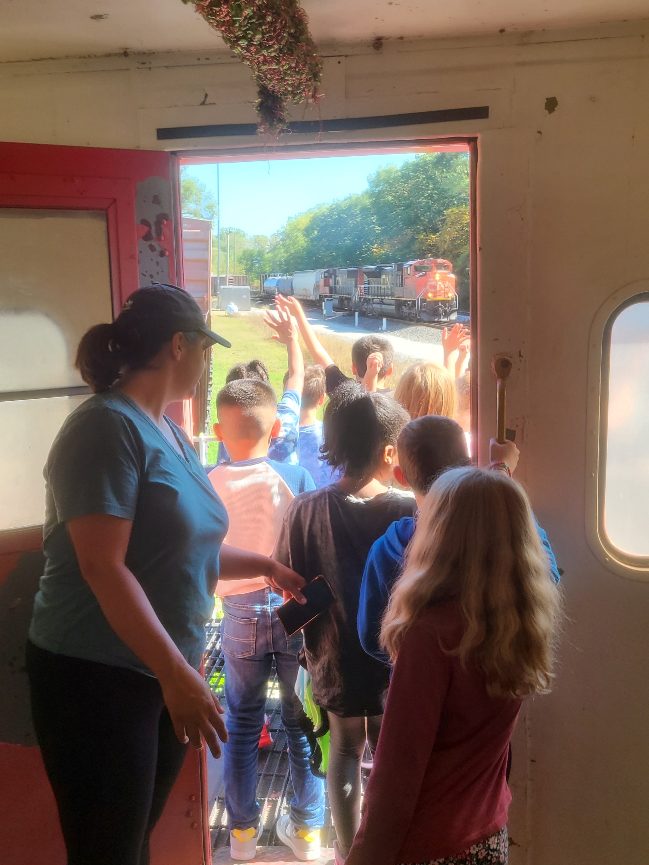 3rd graders Tour Historical Park – Griffith History Museums